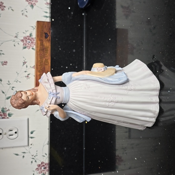 Home Interiors | Art | Vintage 998 Porcelain Sarah Jane Figurine By ...